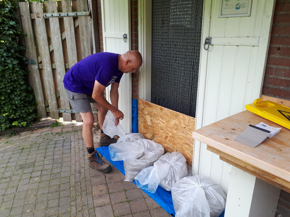 De camping van Ed staat blank: ‘We wisten dat dit kon gebeuren’ | Foto ...