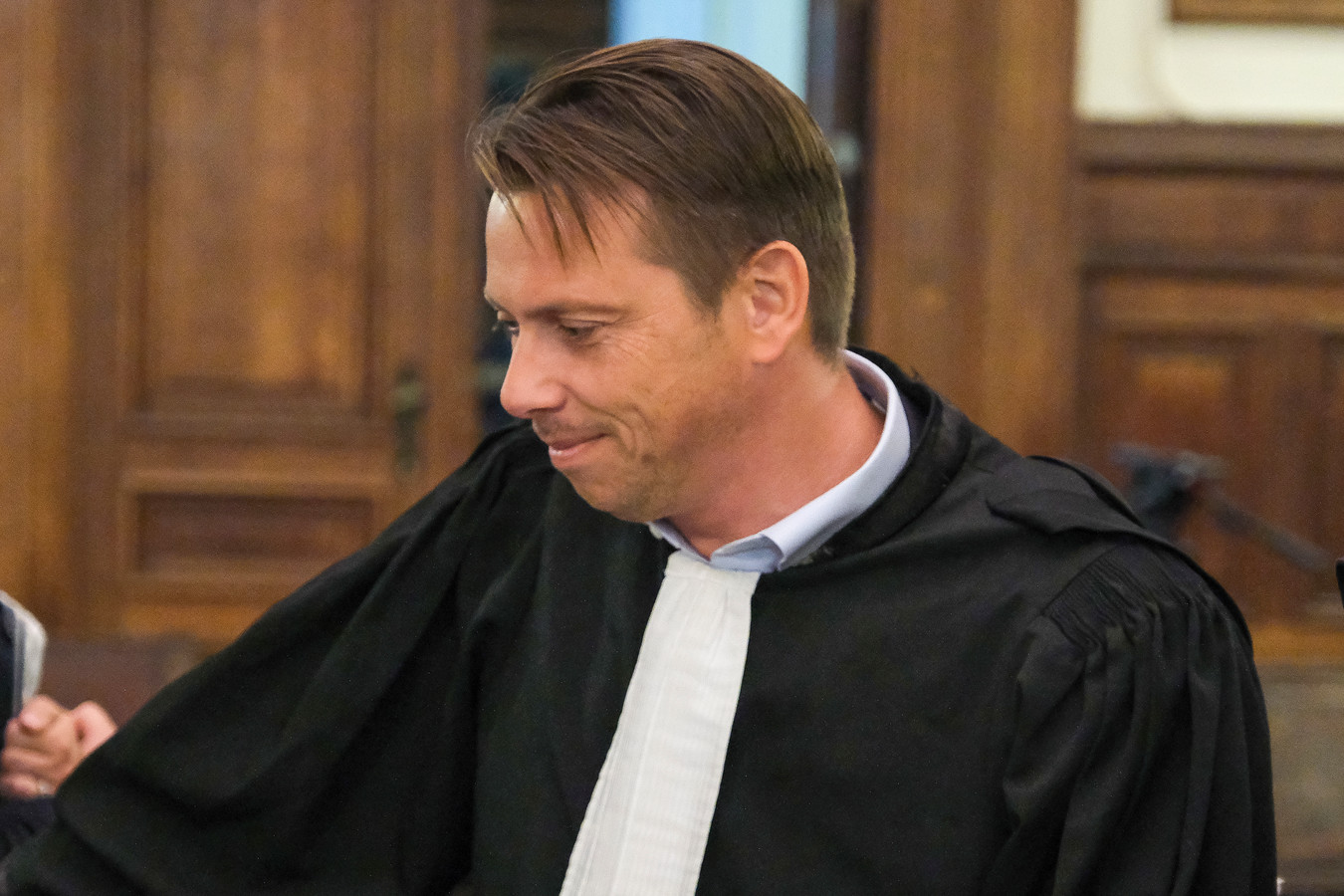 STRAFPLEITERS. Wouter Smet (42) rijgt de ophefmakende dossiers aan ...