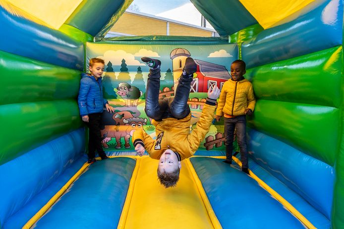 Tijdens een feestje een springkussen op de stoep zetten? Het blijkt ...