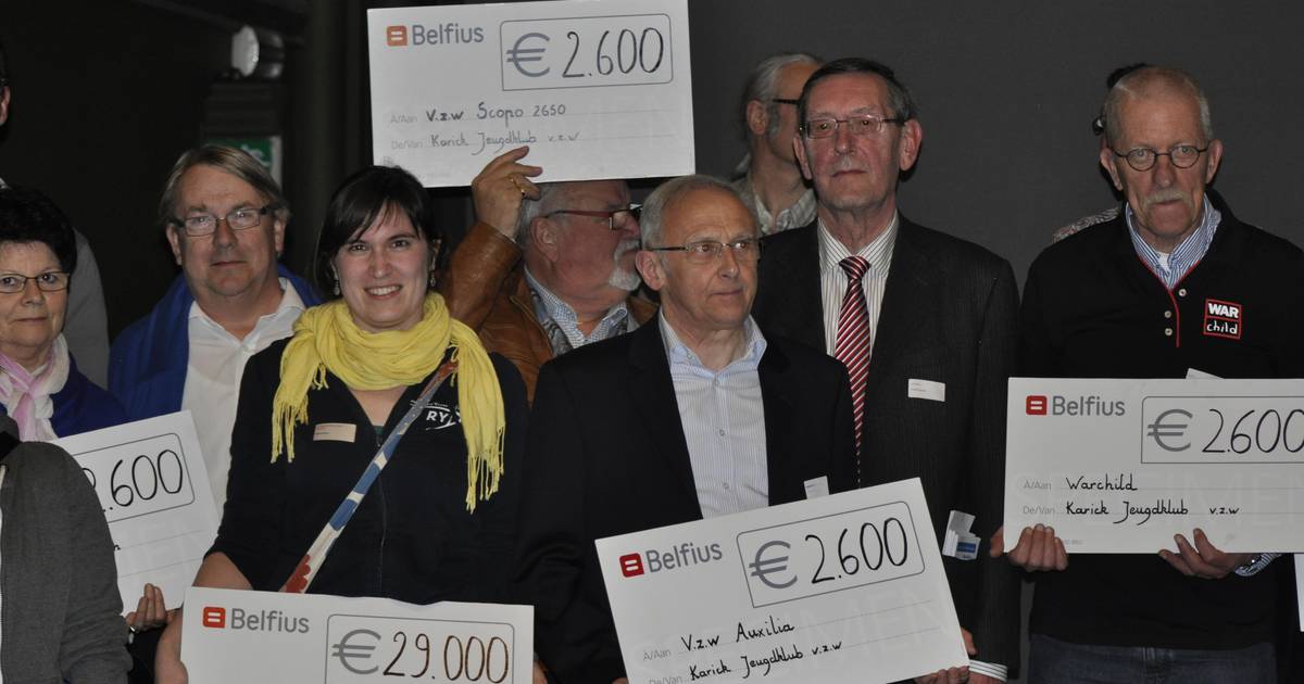Jeugdklub Karick schenkt 6.000 euro aan goede doelen | Kontich | hln.be
