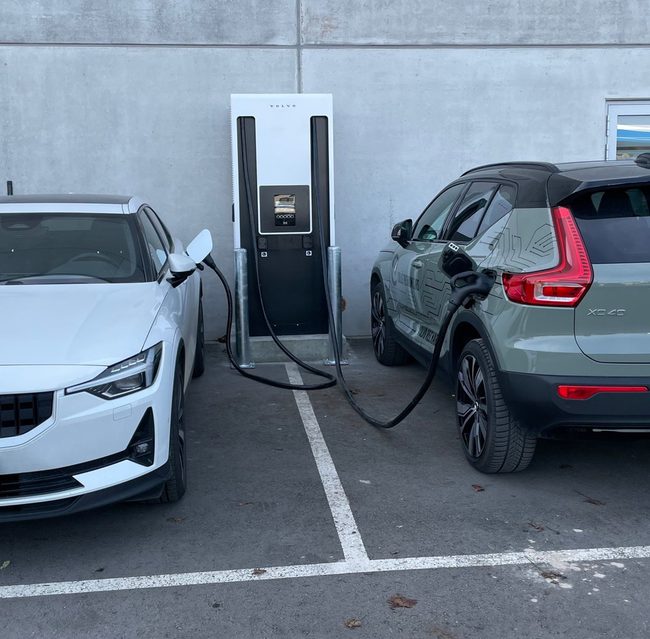 Volvo start met eigen netwerk snellaadstations in ons land | Foto | hln.be