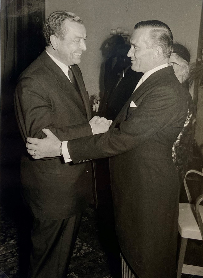 Tilburgse textielbaronnen leverden clandestien aan de Duitsers en ...