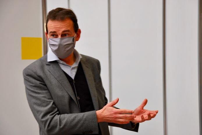 Minister Beke draaft op als proefkonijn tijdens ‘dry-run light’ in ...