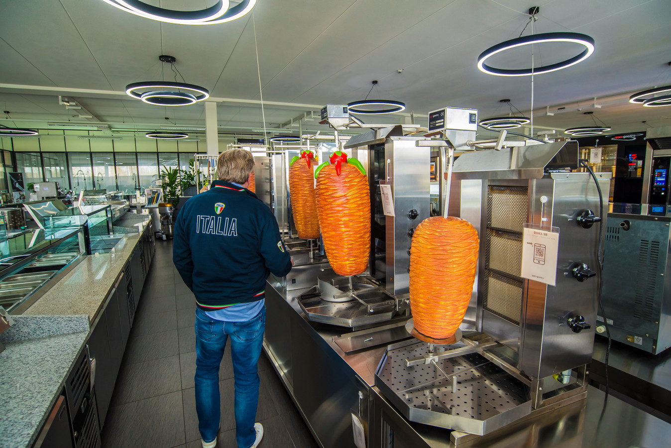 Hoe een vluchtelingenkind uit Enschede Europa’s grootste leverancier ...