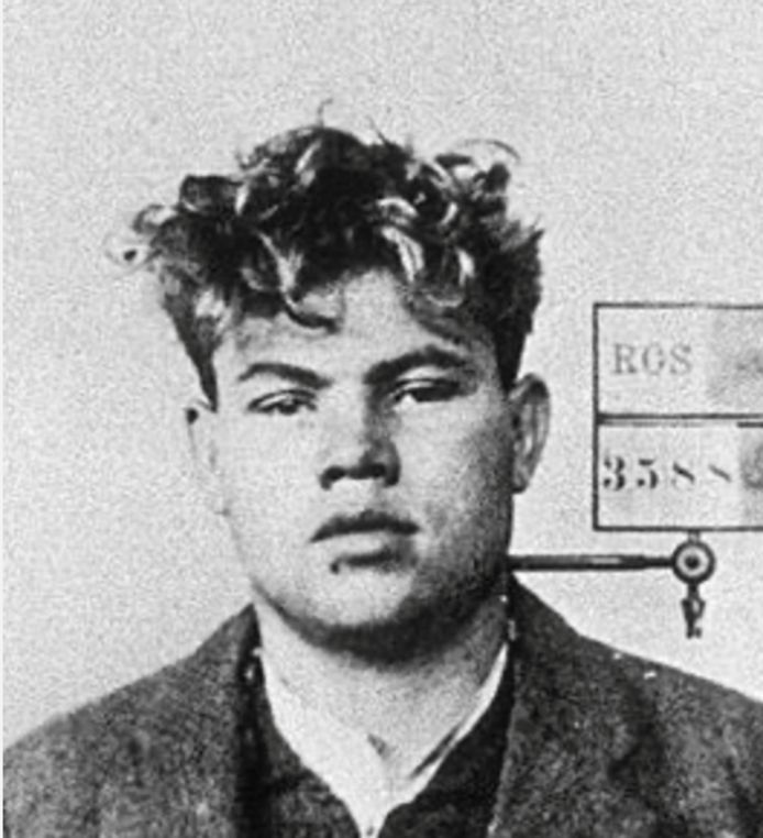 Leipzig eert Marinus van der Lubbe met nieuw graf en herdenkingssteen ...
