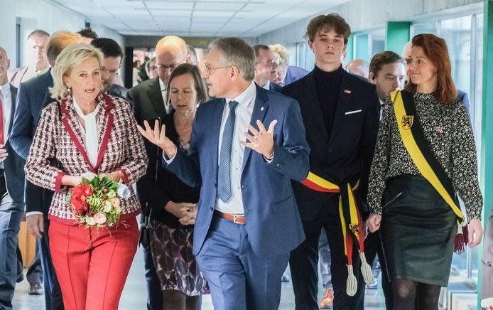 Burgemeester voor één dag Matisse (16) ontmoet prinses Astrid in Kulak ...