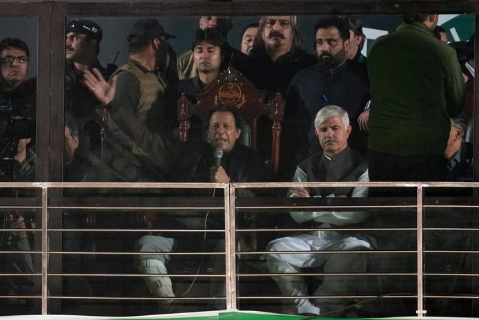 Pakistaanse ex-premier houdt eerste toespraak sinds moordpoging: “Zal ...