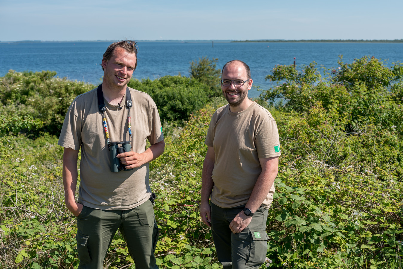 Boswachters Piet en Merijn roepen mensen op zich te verwonderen: ‘We ...