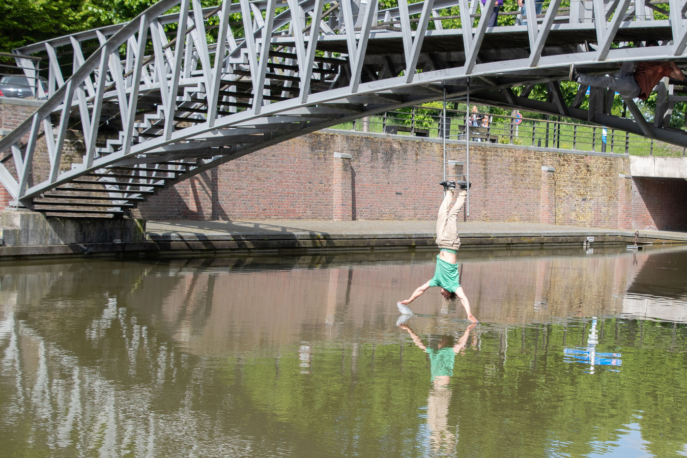 Fluiten op een trap en toveren met plooistoeltjes: Centrum Hulst is één ...