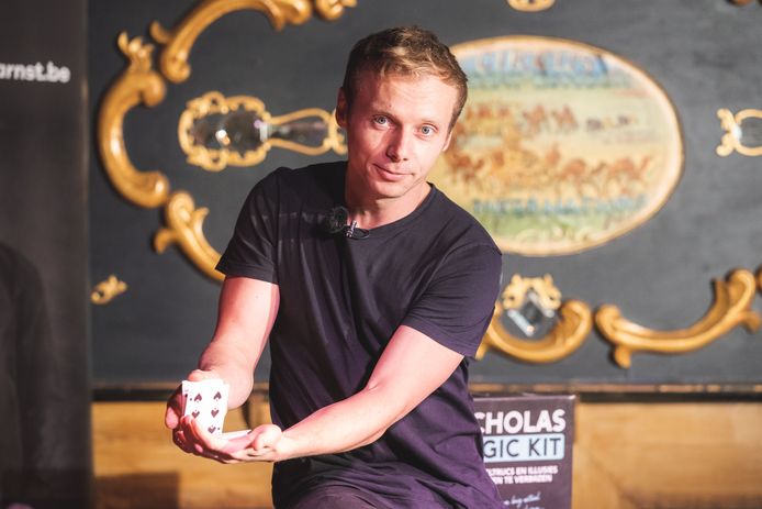 Goochelaar Nicholas met namiddagvoorstelling in De Brouckère | Torhout ...