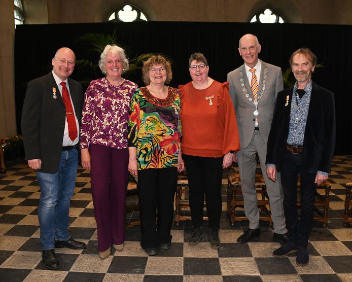 Deze mensen kregen een lintje in de gemeente Middelburg | Middelburg ...