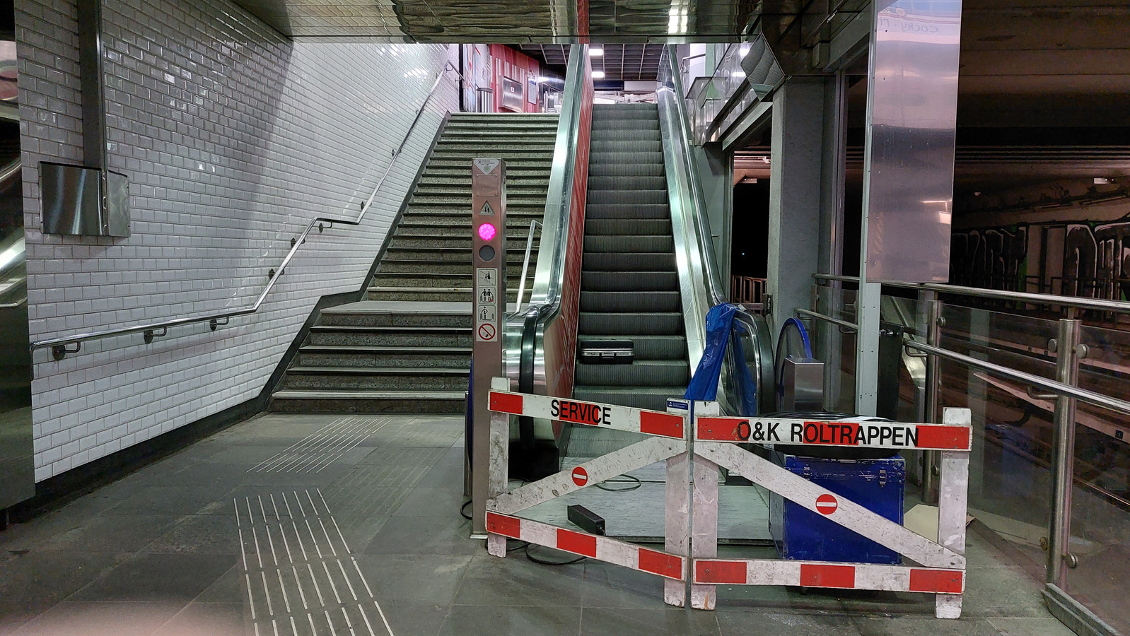 Roltrappen op stations staan stil, liften langer kapot: ‘Ontzettend ...