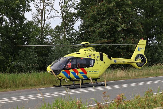 Gewonde bij aanrijding Kockengen, traumahelikopter landt op N401 ...