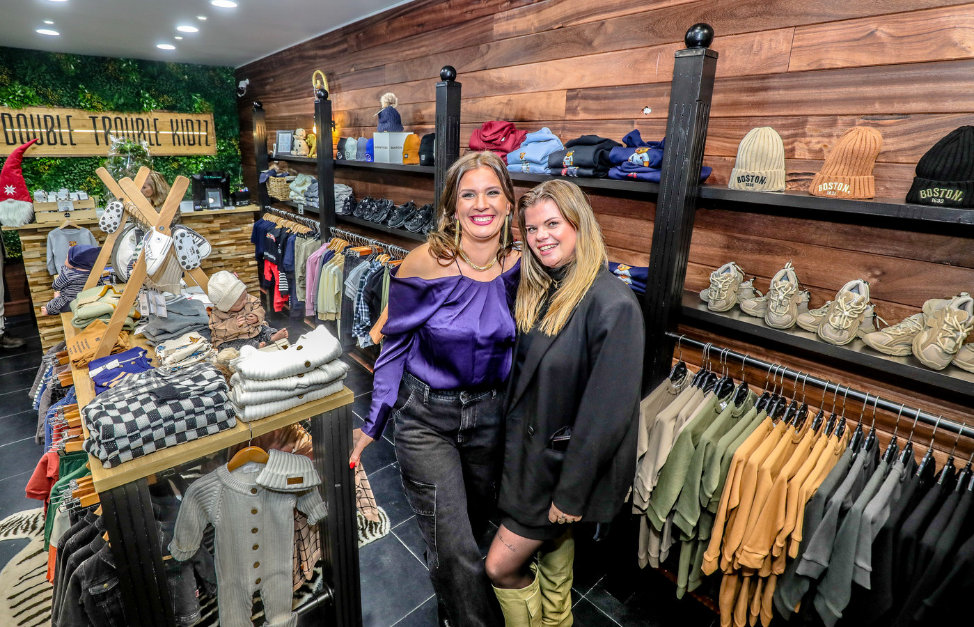 NET OPEN. ‘Double Trouble’-vriendinnen openen samen baby- en ...