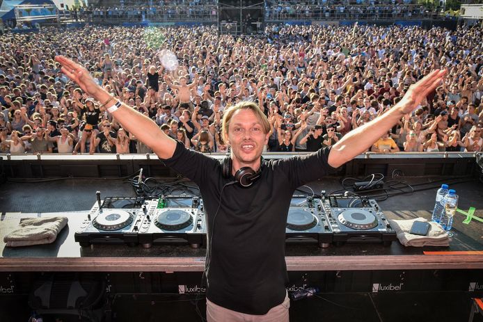Zoveel vraagt Regi voor een optreden | Muziek | hln.be