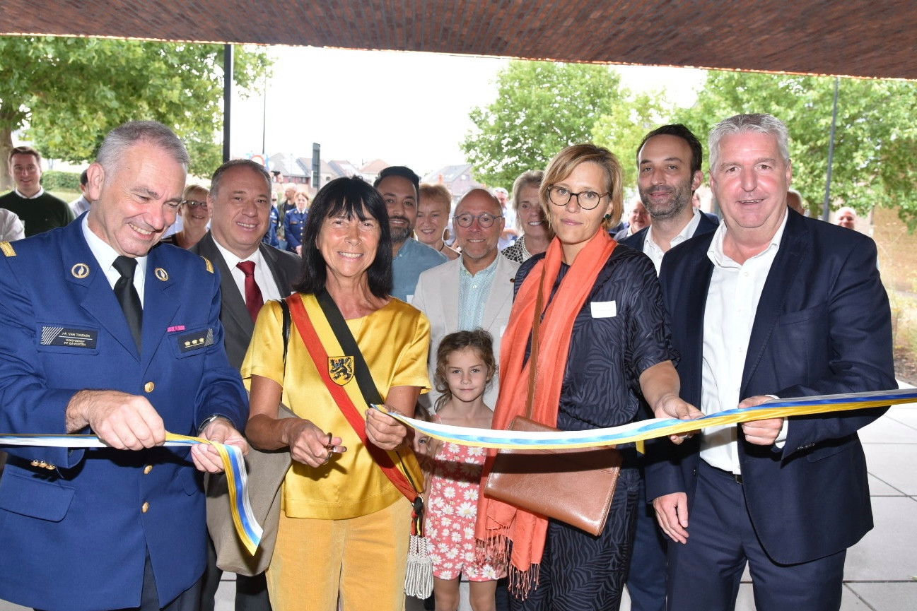 Kijk mee in gloednieuw en hypermodern politiekantoor: “Veiligheid mag ...