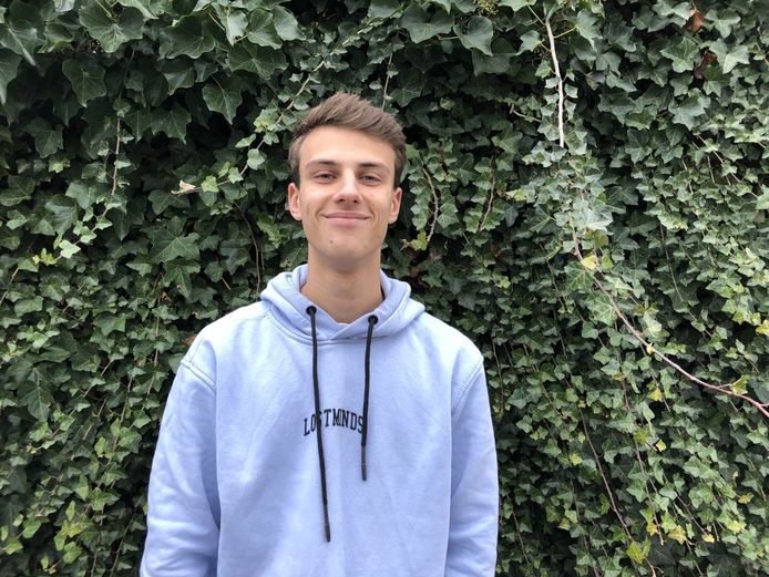 Tristan (19) oefende zich suf met zijn gitaar en speelt nu zelf in een ...