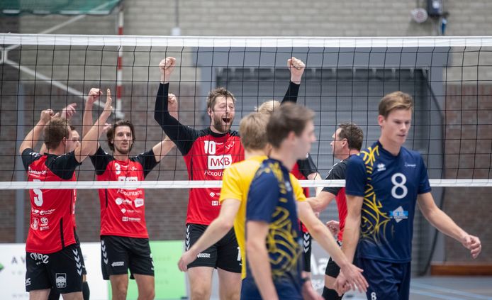 Een bekerstunt blijft uit, maar Rijken en VCV genieten wel van ...