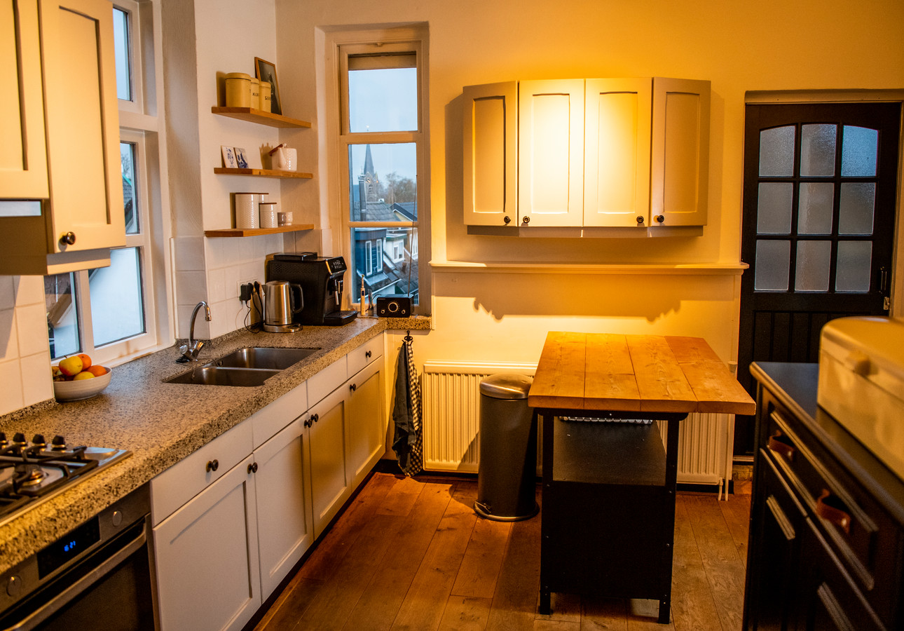 deze-karakteristieke-woning-met-uitzicht-over-de-lek-staat-voor