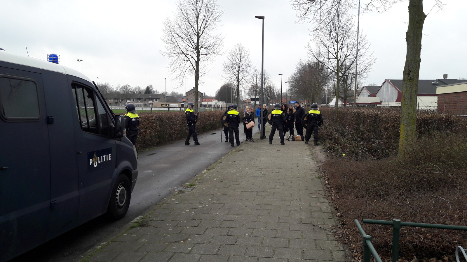 ME oefent op drie verschillende plekken in Helmond | Foto | ed.nl