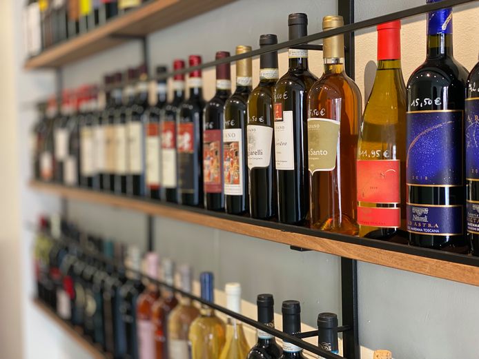 Nieuwe wijnwinkel geopend in Sint-Amandsberg, gerund door moeder en ...