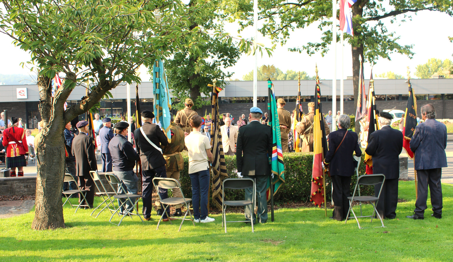 De bevrijding van Ronse werd herdacht met een Liberation March en een ...