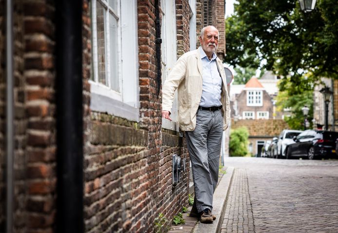 Deze straat heet sinds kort anders, maar als het aan Emile ligt komt de ...