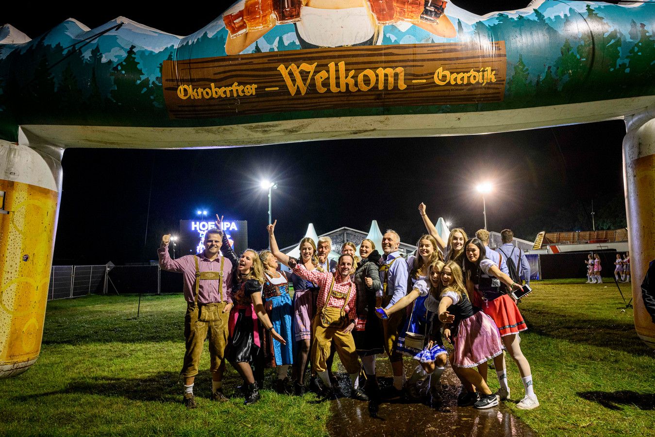 Bij dit Oktober­fest dronken bezoekers meer dan drie liter bier per ...