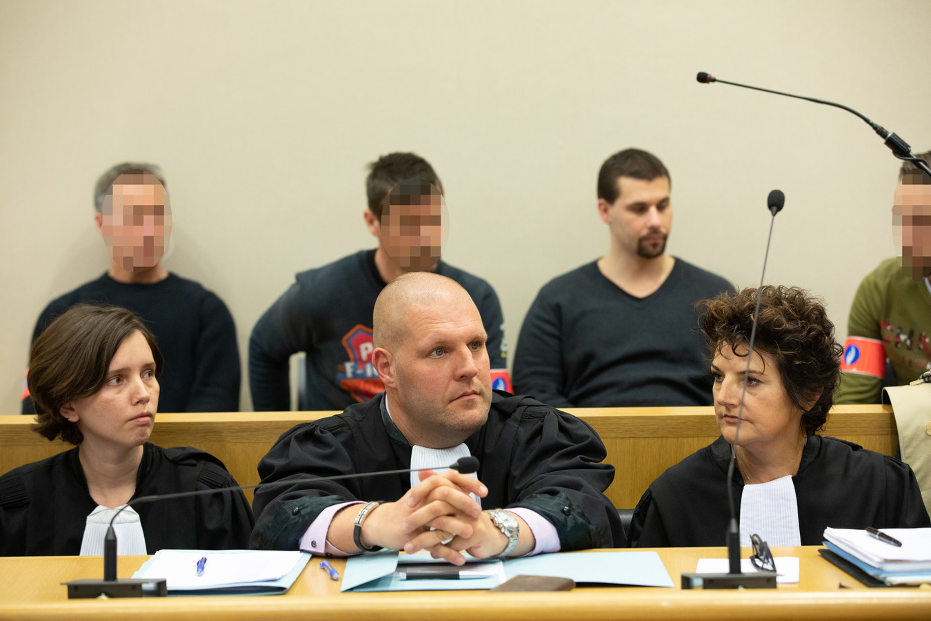 Assisen kappersmoord: levenslang voor Shane Ronge, 25 jaar cel voor ...