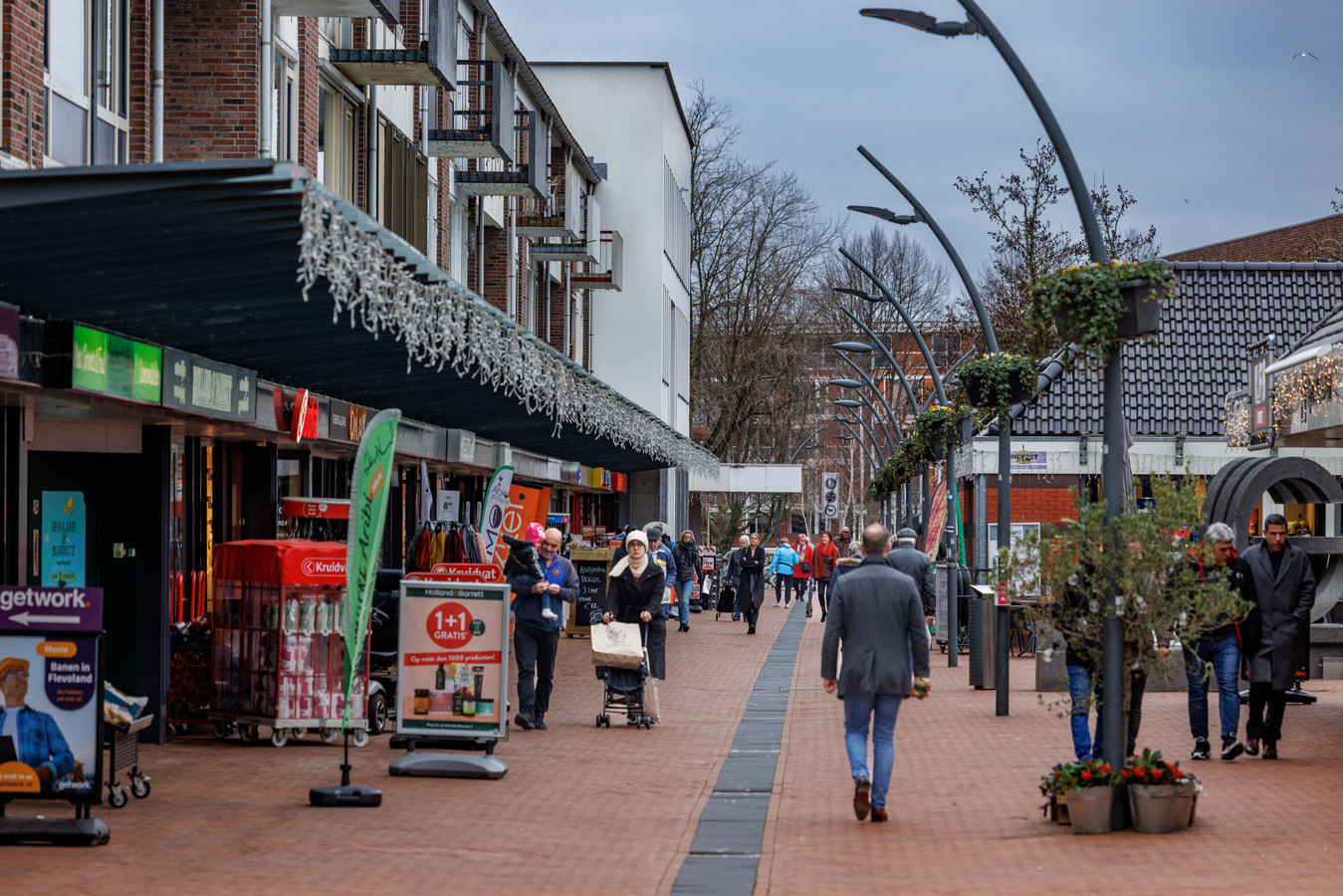 Nog steeds overlast van jongeren in centrum Dronten, maar daders zijn ...