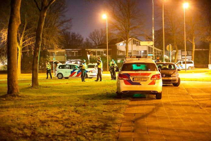 Politie bekogeld met flessen en zwaar vuurwerk bij protest tegen ...