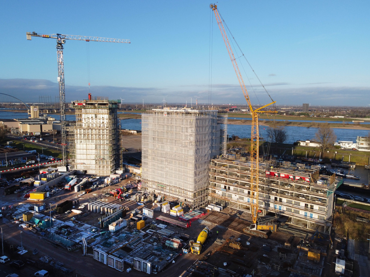 Nijmegen bestrijdt de woningnood met woontorens aan de Waalhaven ...
