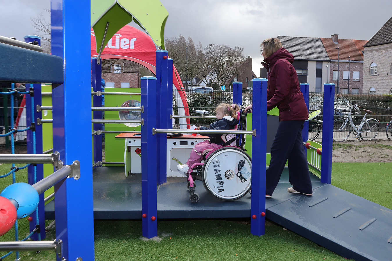 Inclusieve speeltuin van vzw Team Pia officieel geopend in Lier: “Het ...