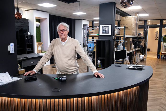 Emotionele sluiting Bredase winkel Technica Nova na plotseling ...