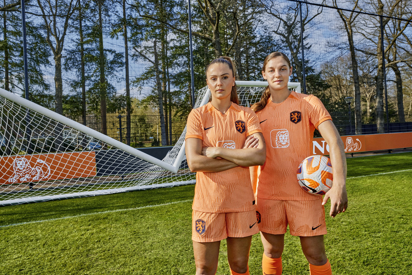 Oranje Leeuwinnen spelen eerste WK-wedstrijd, maar gekte blijft uit ...