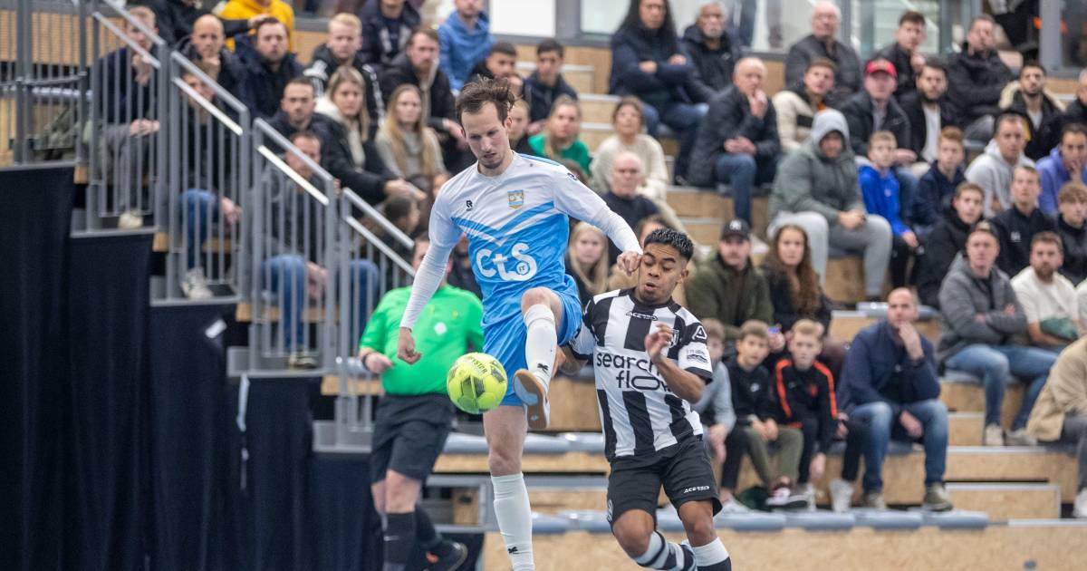 Voetballen op het veld of in de zaal? Yordi Orriëns (AZSV) weet al wat ...