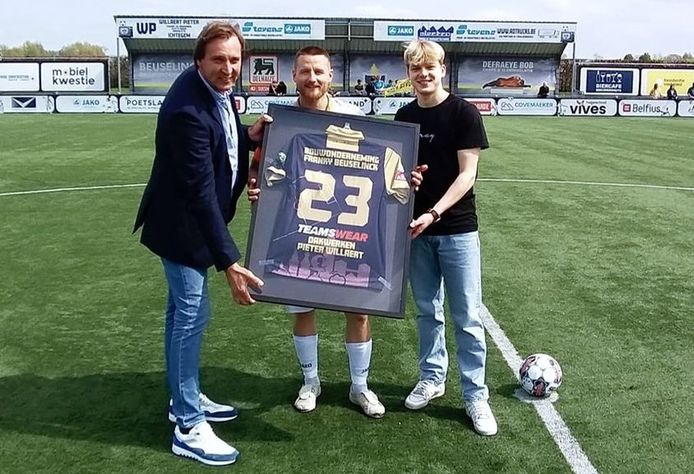 AFSCHEID. Na 25 jaar voetballen hangt Diksmuide-icoon Kenneth Cardon ...