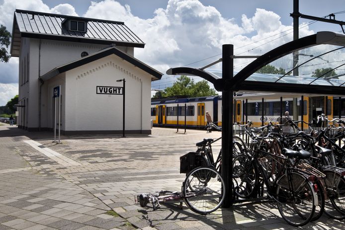 Roep om camera's na wéér een zelfdoding bij station Vught | Vught | bd.nl