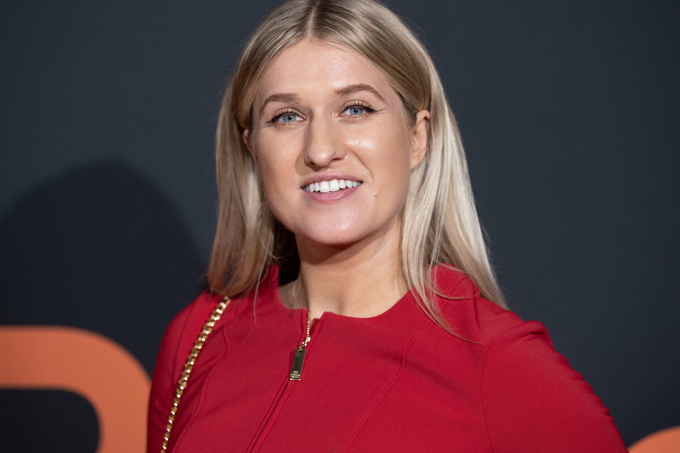 Britt begaat kookblunder en Sylvie luidt het weekend extravagant in ...