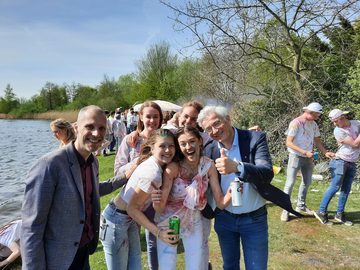 Feesten op een kleurrijk leven na de middelbare school: laatste ...