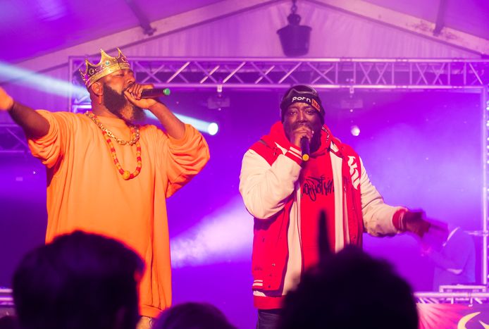 Rapper Def Rhymz laat de ‘billen schudden’ in feesttent in Wierden ...