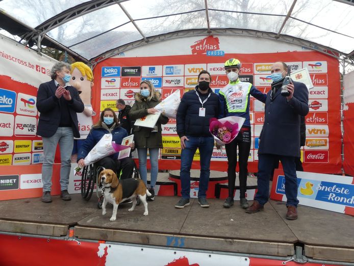 Emiel Verstrynge als held onthaald tijdens Parkcross in ‘zijn Maldegem ...