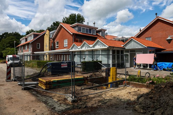 In Albergen wordt hard gewerkt aan omstreden azc: ‘Dit is verboden ...