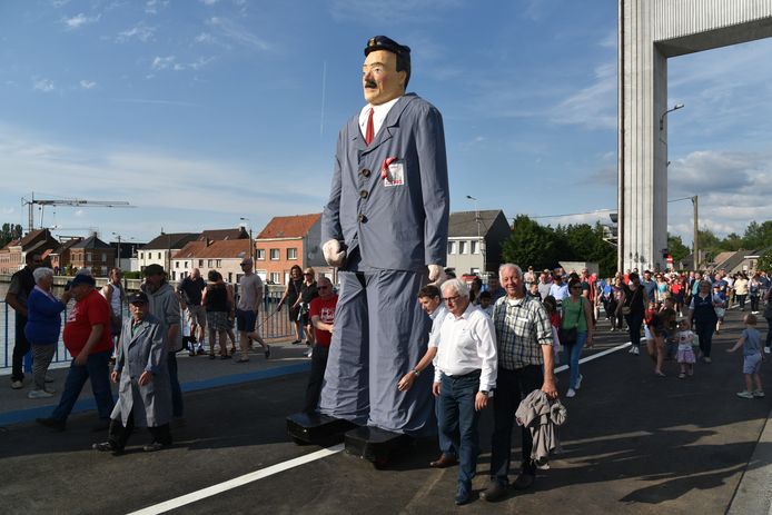 Een jaar geleden werd ‘boerengat’ Humbeek beroemd in Vlaanderen door ...