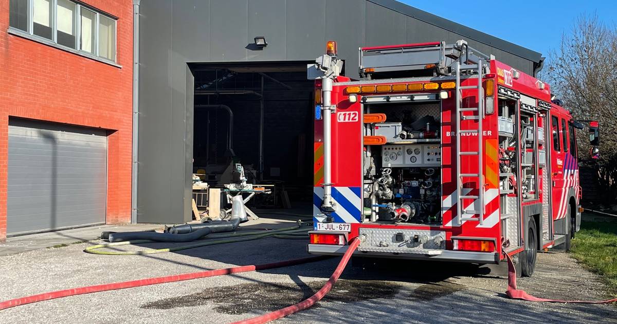 Genster zorgt voor rook in afzuigingssysteem schrijnwerkerij op ...