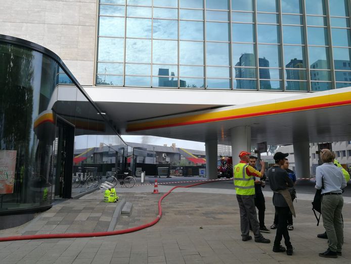 Brand bij Shell treft ook omwonenden | Rotterdam | AD.nl
