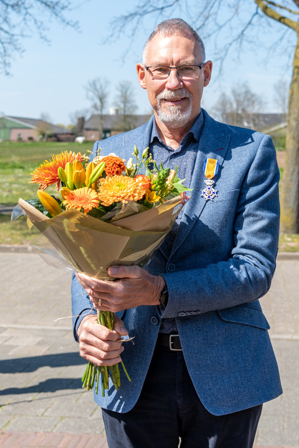 Vooral in de dorpen van Oss regent het lintjes: tien leden en drie ...