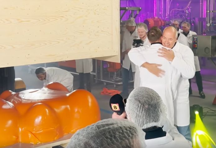 KIJK. Nederlands bedrijf breekt record grootste gummibeer ter wereld ...