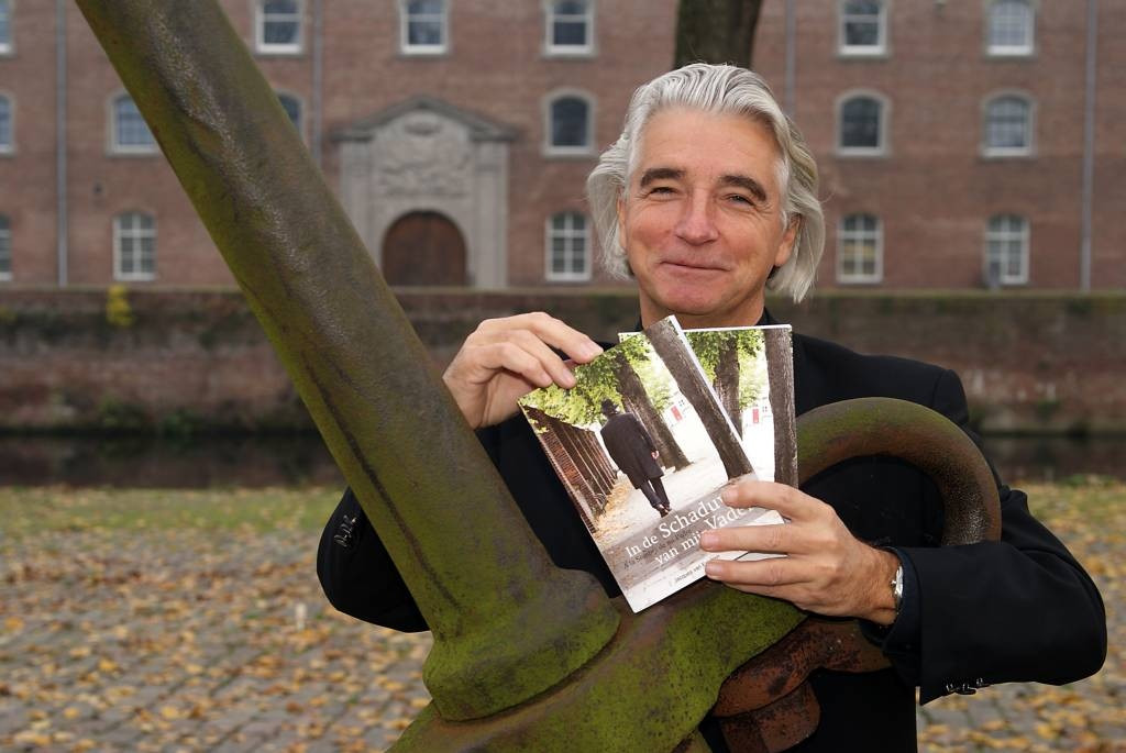 'Iedere vader interessant genoeg voor een boek' | Foto | AD.nl