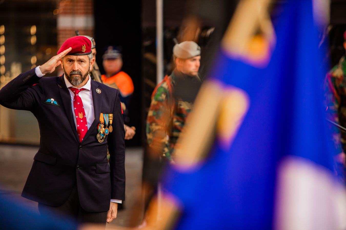 Cheque van 1000 euro voor de Koninklijke Harmonie Oud-Strijders ...